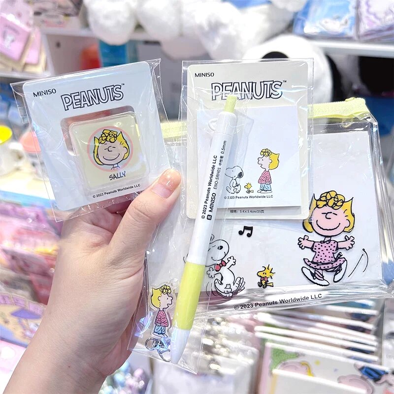 MINISO Снупи День рождения Желтый Указанный Слепой Мешок - Набор канцелярии с ручками, блокнотами и наклейками