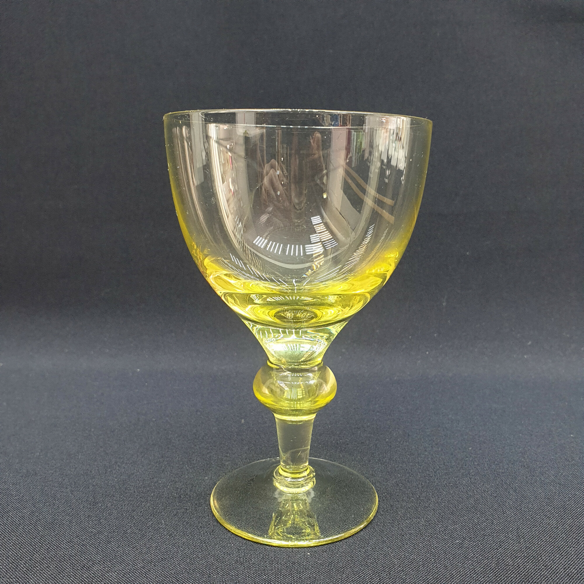 Винтажный бокал, цветное желтое стекло, 250 мл. СССР.