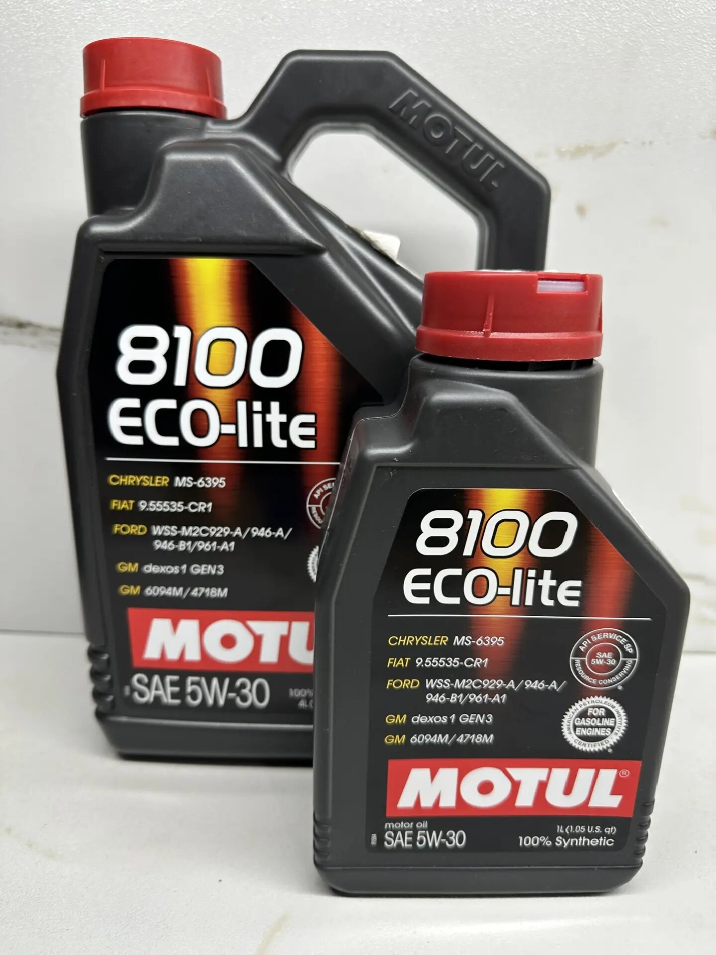 Моторное масло Motul 8100 Eco-Lite 5W-30 синтетическое 4л плюс 1л (ЕС) в подарок!