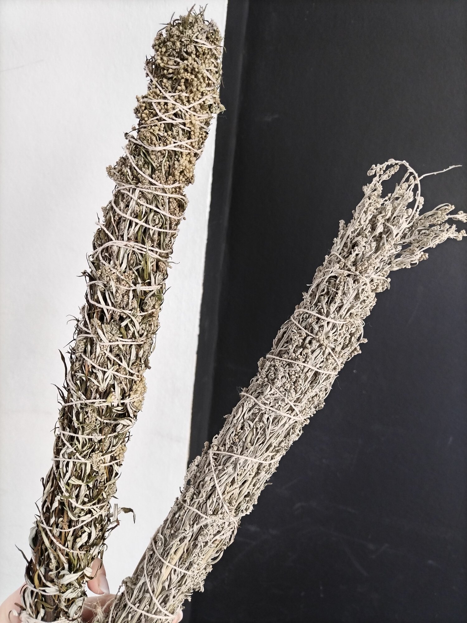 Набор скруток из двух видов полыни. Окуривание помещений, банная запарка, декор.