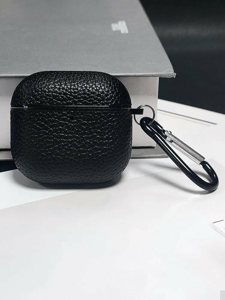 Жёсткая версия AirPods 4 с кожаными наушниками защищает беспроводную оболочку bluetooth