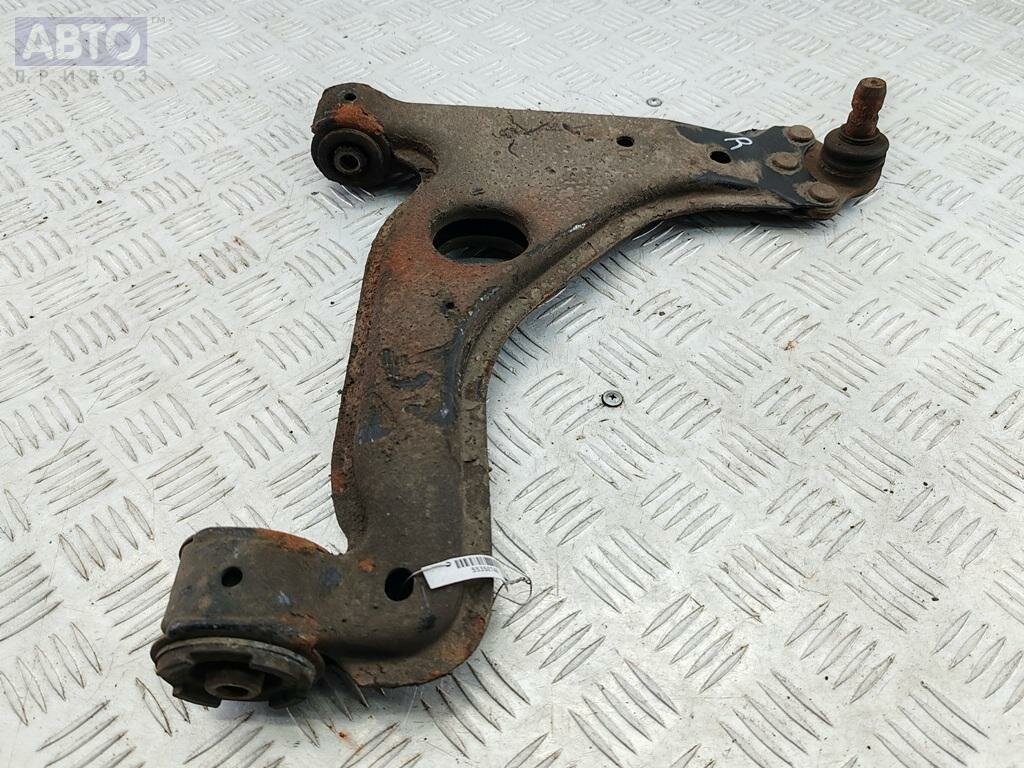 Рычаг подвески передний правый Opel Astra H (2004-2009)