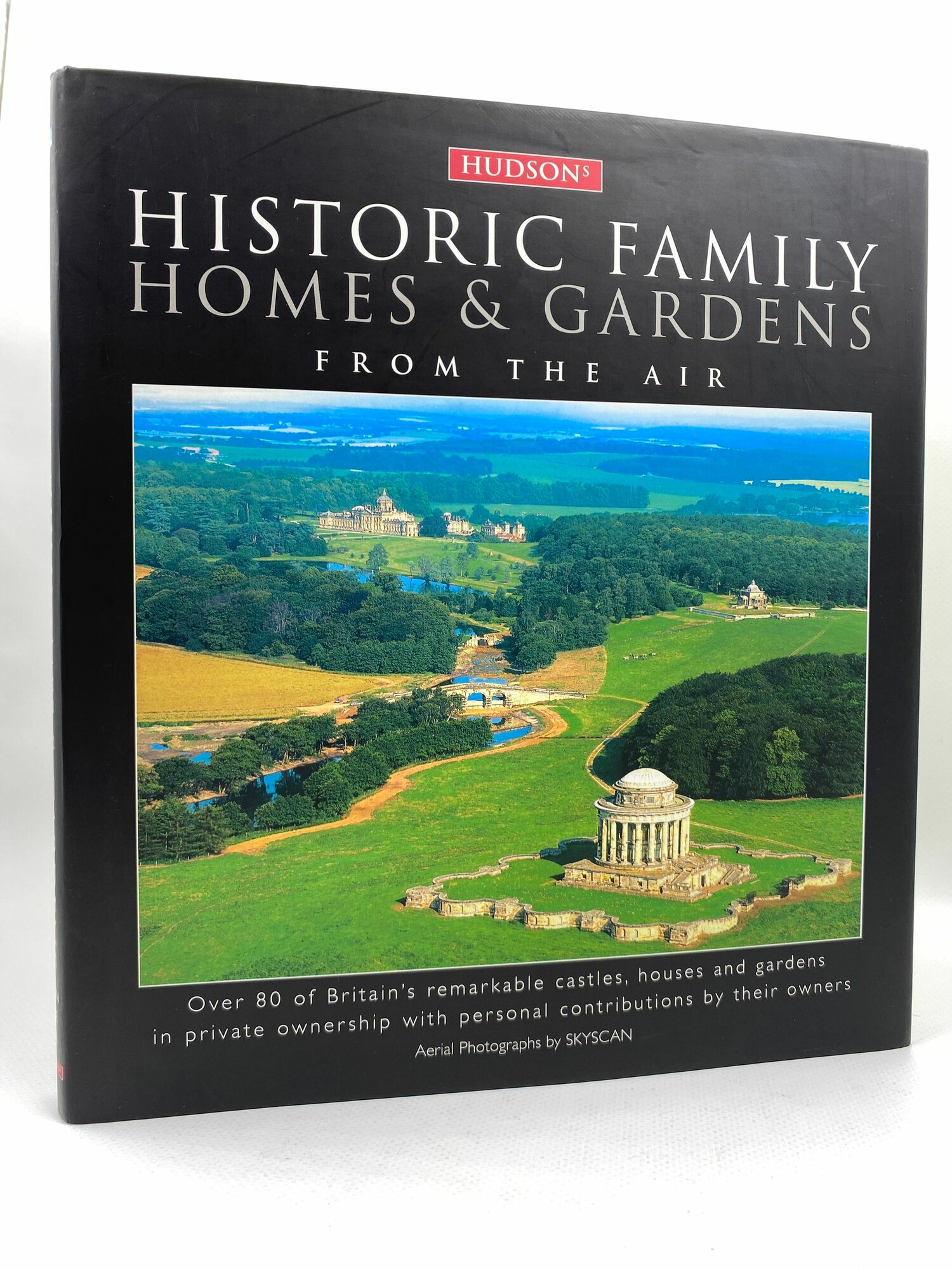 Historic Family Homes and Gardens: From the Air. Исторические семейные дома и сады: с воздуха.