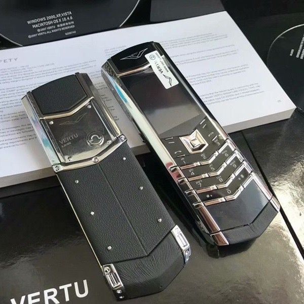 Мобильный телефон, серебристый
