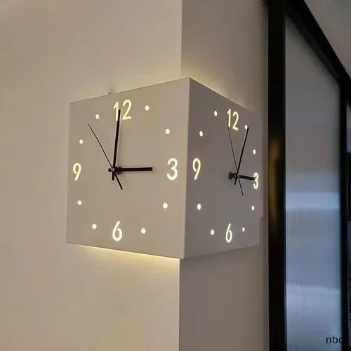 Настенные часы, 26 см х 26 см