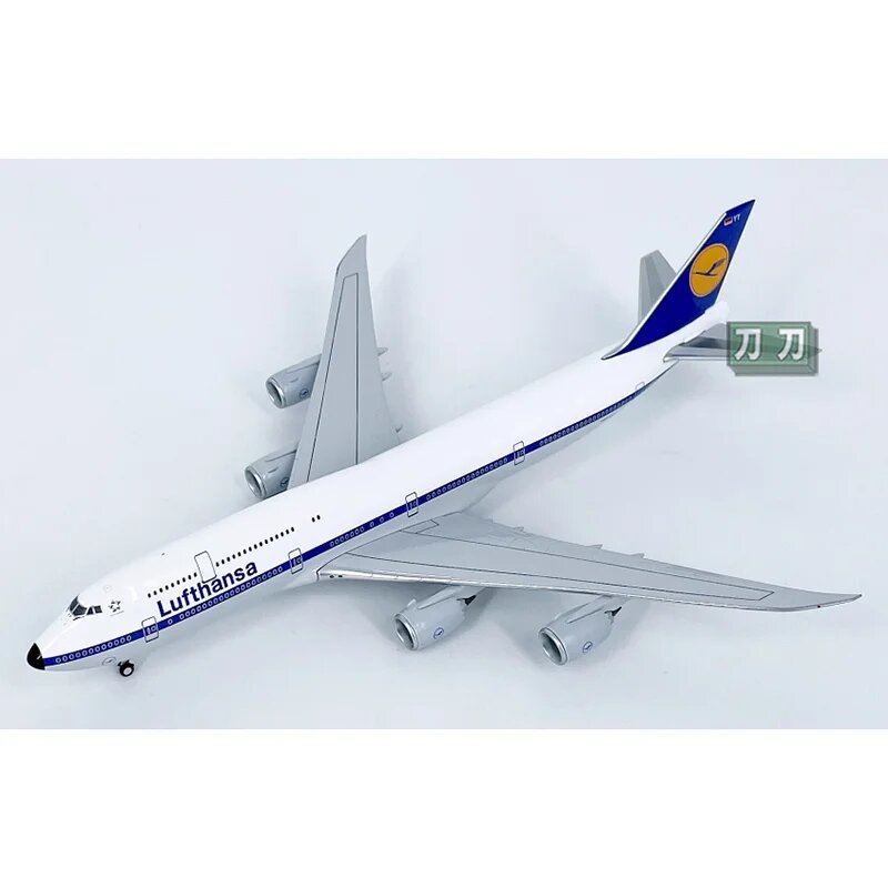 Модель самолета HYINUO Lufthansa B747-8 1/400