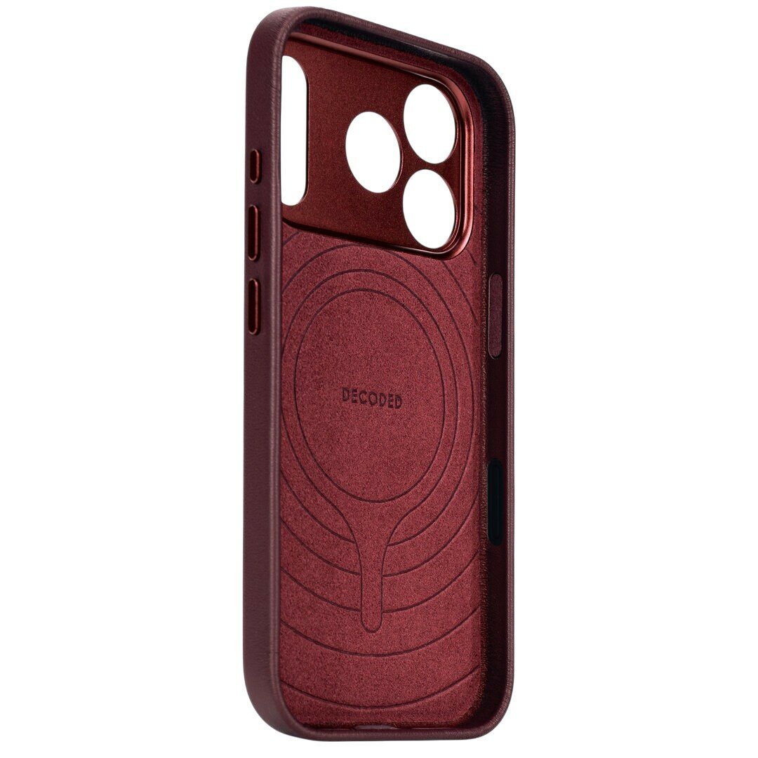 Защитный чехол Decoded Leather MagSafe Case для iPhone 17 Pro Max Dark Ruby — фото 1