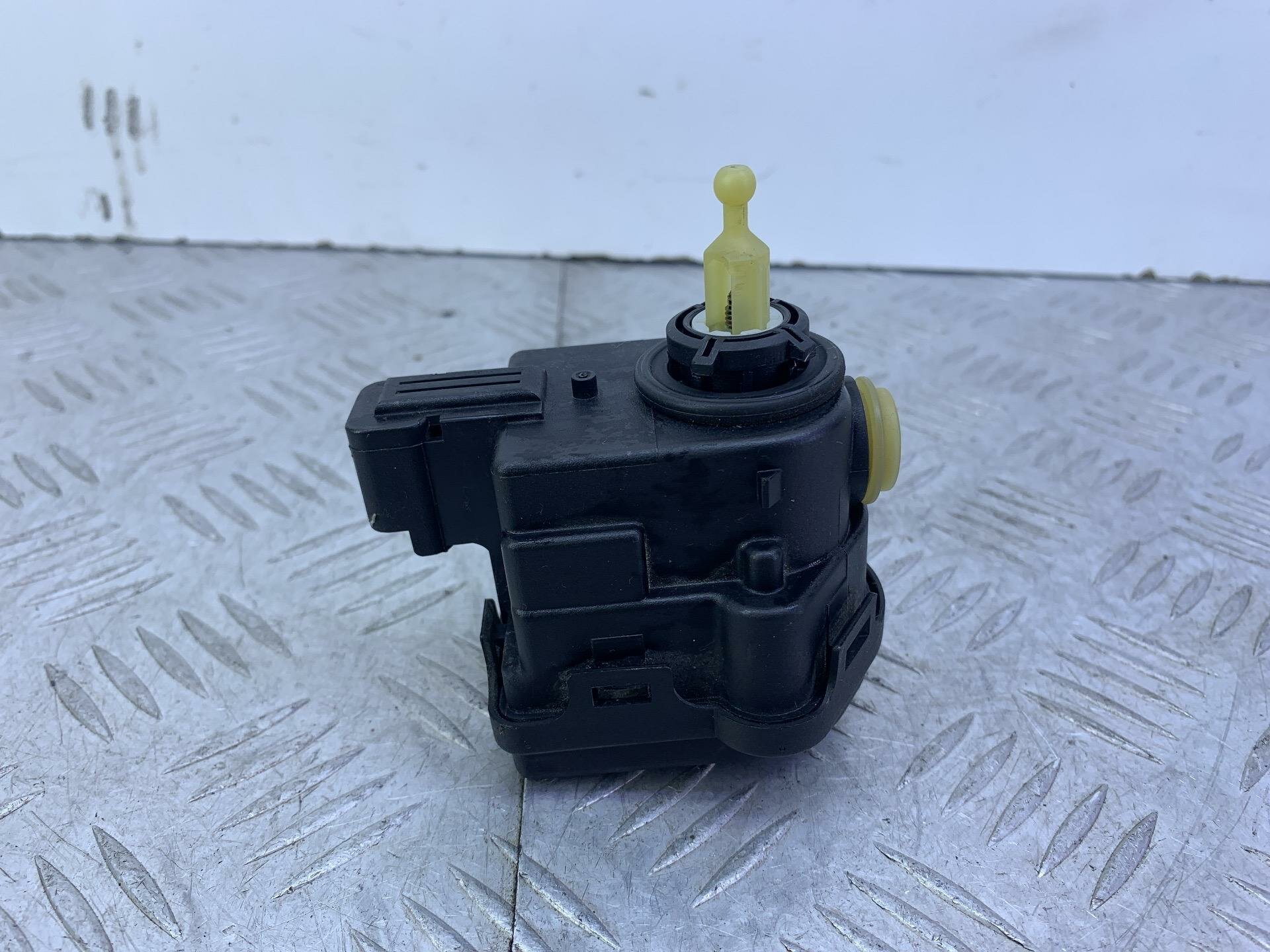 Корректор фар Renault Vel Satis 2002 8200006664