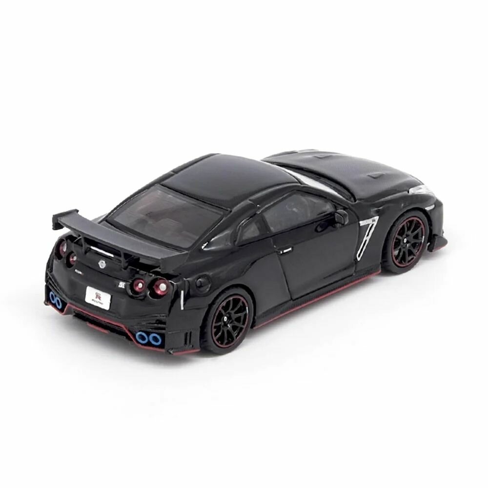 Модель автомобиля Nissan GT-R R35 Nismo в масштабе 1:64 от Inno64, литой металлический корпус, чёрный цвет
