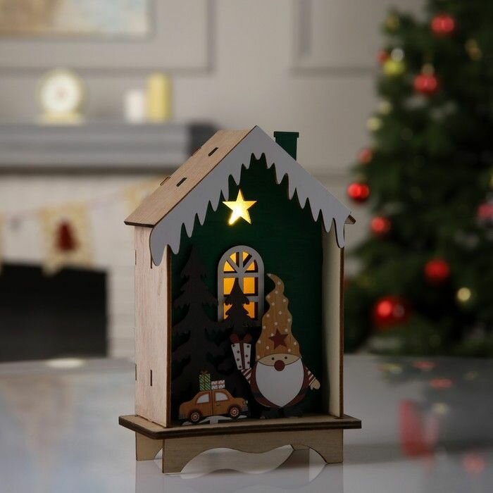Декоративная фигура Luazon Lighting "Зеленая хижина", светодиодная, 12х18х5,5 см, дерево, батарейки LR1130х3, свечение теплое белое