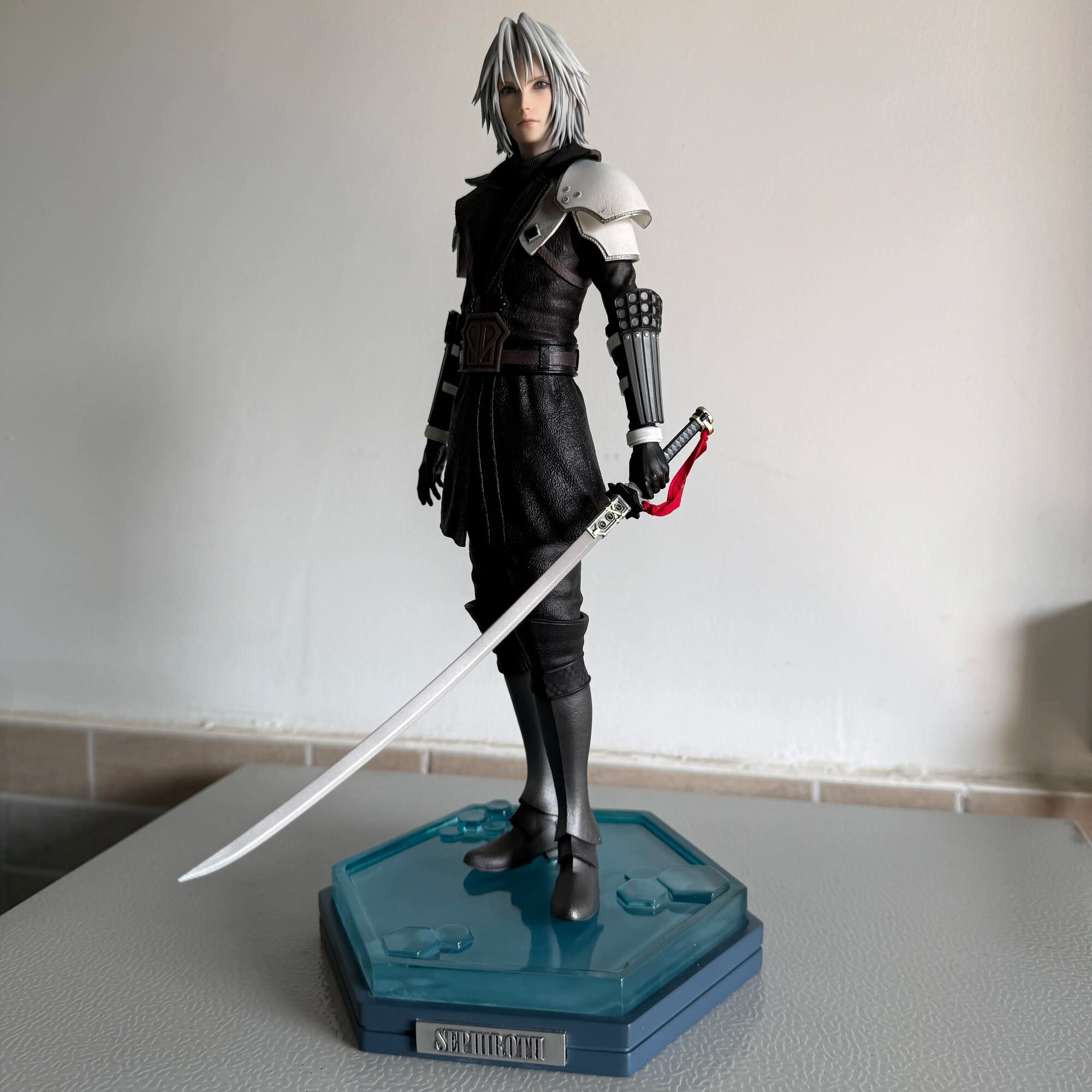 Фигурка Сефирот Final Fantasy VII Bandai