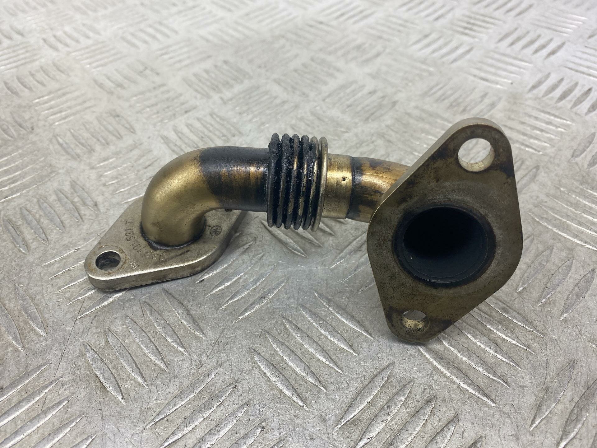 Патрубок (трубка) EGR Volkswagen Passat B6 (2005 - 2010) 03G131521T