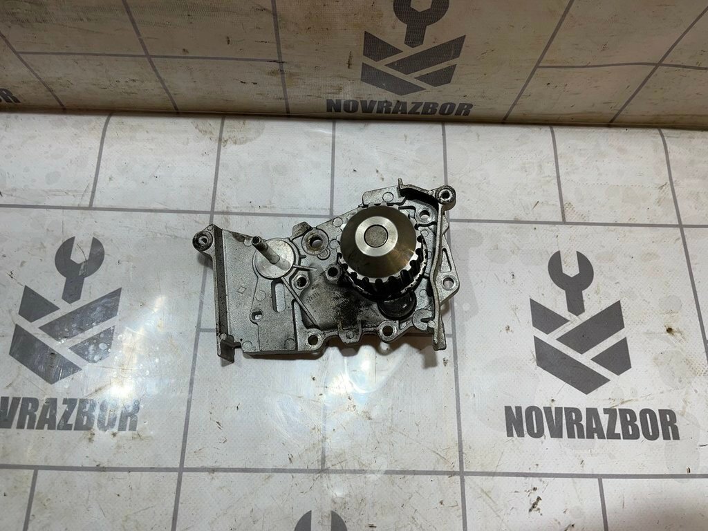 Насос водяной (помпа) Renault Fluence 10-17