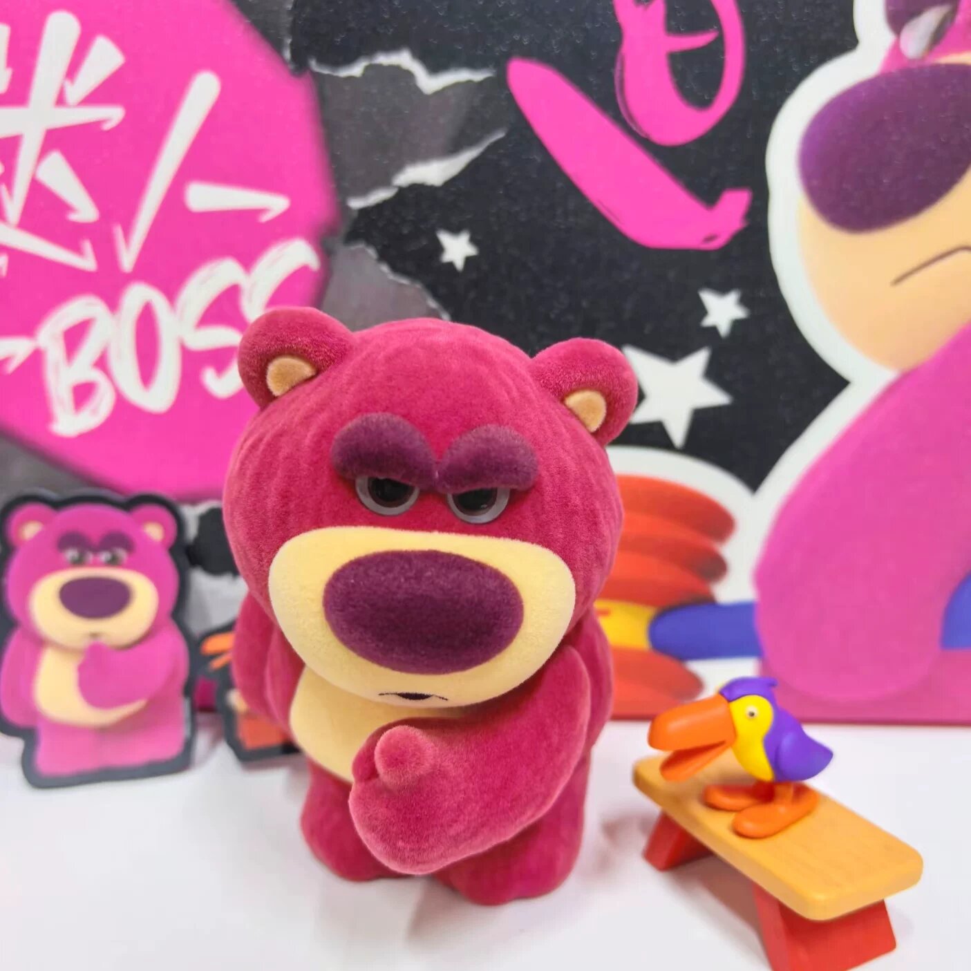 52TOYS Ягодный Медвежонок it'sme 2-е поколение Поза 'Тише' Плюшевая Игрушка Коллекционная
