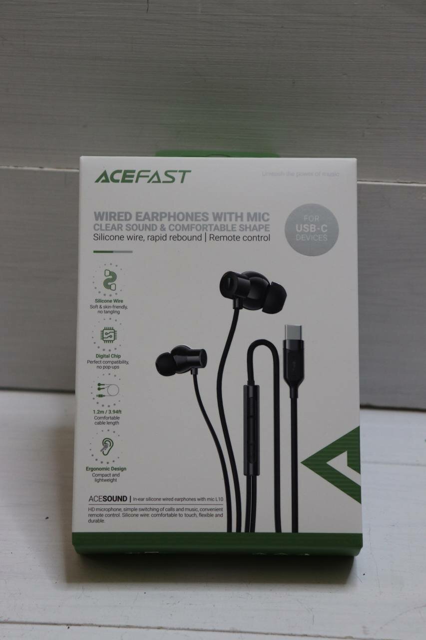 Наушники проводные с микрофоном для телефона черные