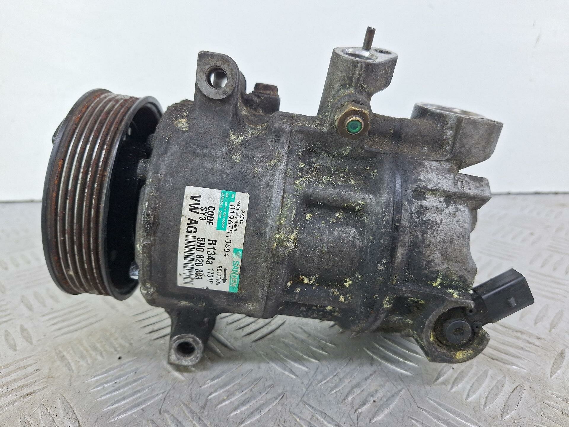 Компрессор кондиционера Volkswagen Golf 6 (2008 - 2012) 5N0820803
