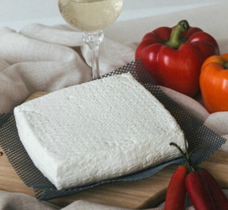 Брынза *Твердая* в/уп 1,2кг.