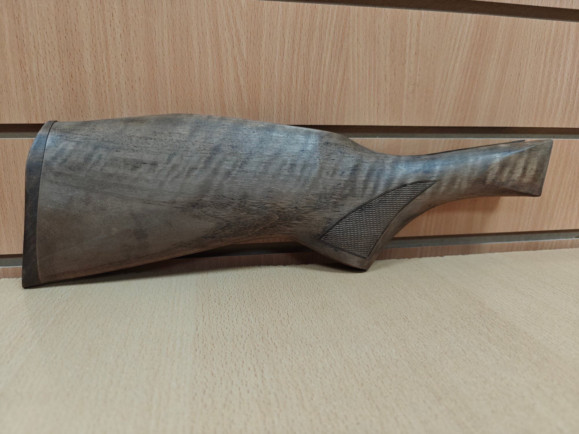 Приклад для ружья ИЖ-54/ИЖ-26 улучшенный , орех, окрашенный.