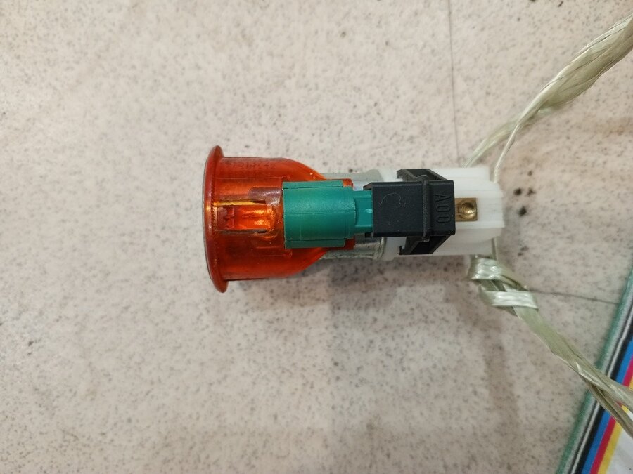 Гнездо прикуривателя от Volkswagen Polo Sedan 2010>