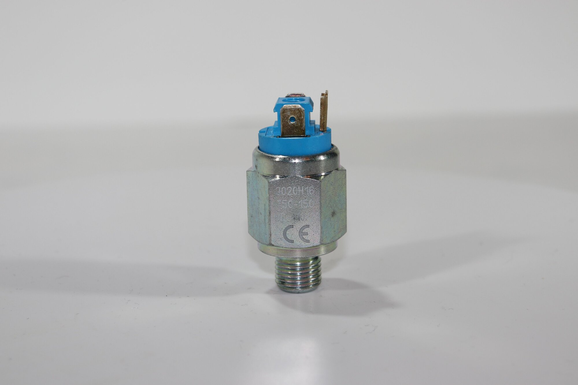 Датчик давления Euroswitch 3020H16 (NC, 1/4' BSPT (цилиндр.), диапазон 50-150, NBR)