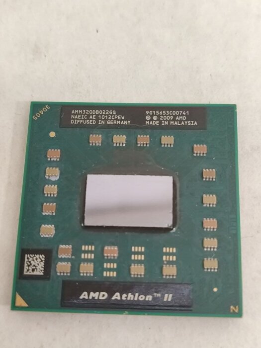 Процессор AMD Athlon II Dual-Core Mobile M320 AMM320DBO22GQ Socket S1 2.10 ГГц