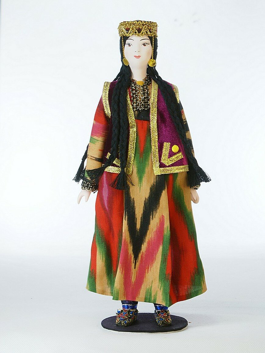 Кукла фарфоровая Узбечка