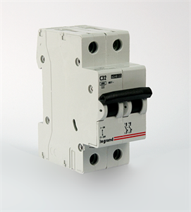 Legrand (Легранд) Автоматический выключатель TX3 - 6 кА 2П 32А тип C 404045