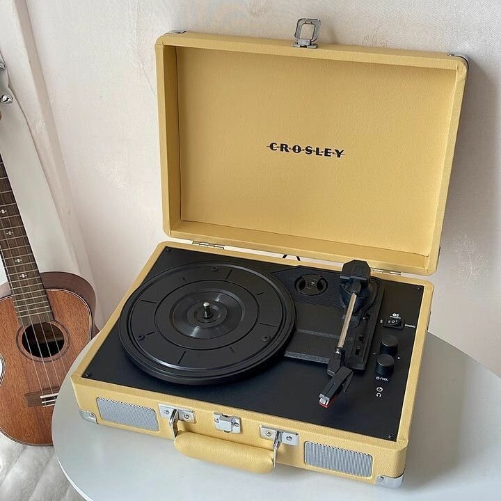 Виниловый проигрыватель CROSLEY, Bluetooth-колонка, ретро-фонограф, подарок, одобренный знаменитостью.