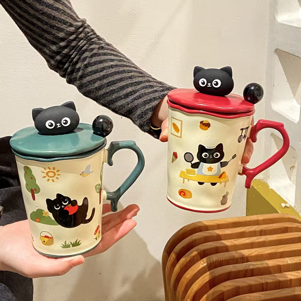 Милые парные кружки с дизайном черного кота 。2 предмета (с крышкой и ложкой)