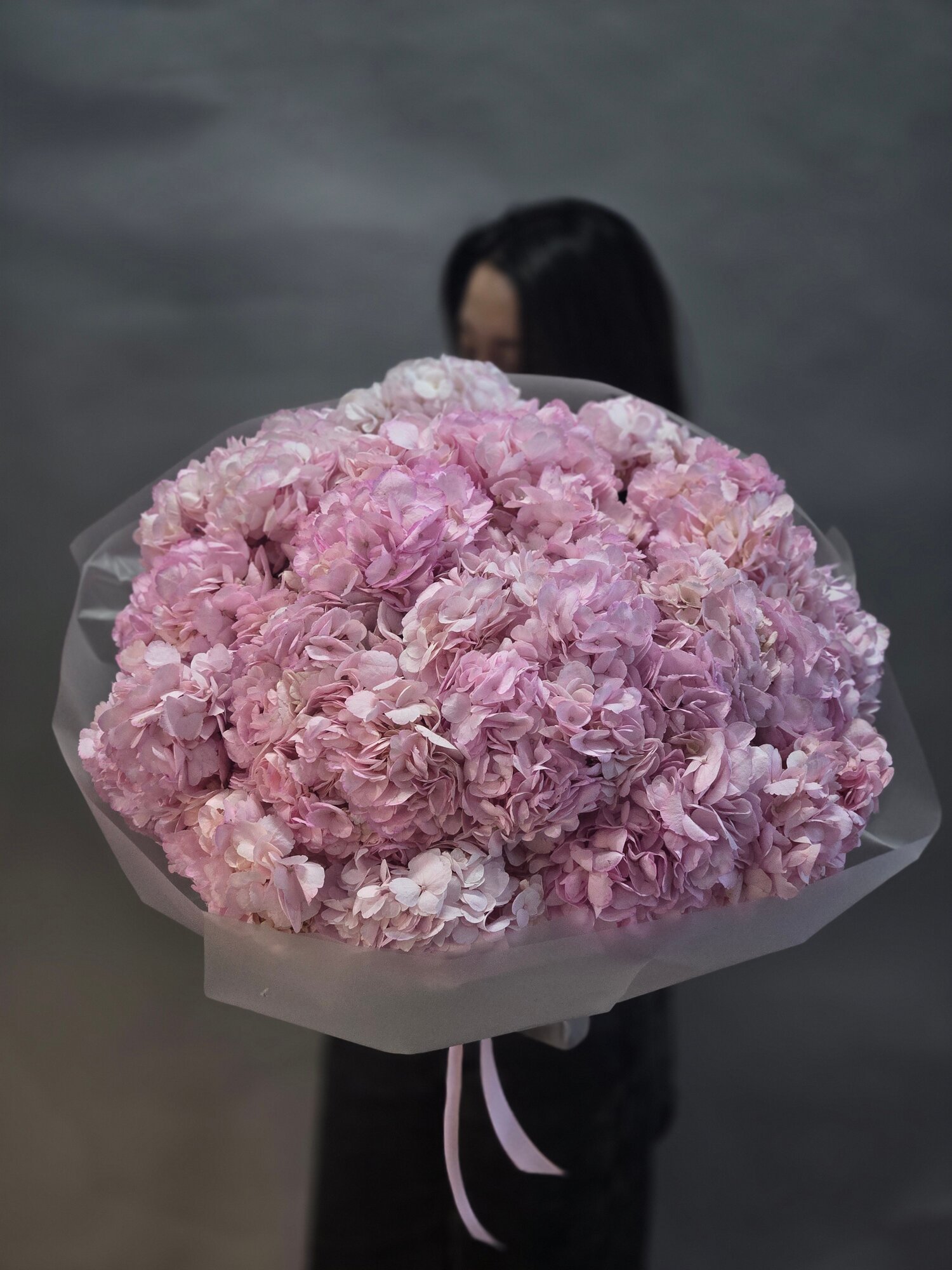 Пышный букет из 21 гортензий розового цвета, размер XL, от "Di_Flowerslab"