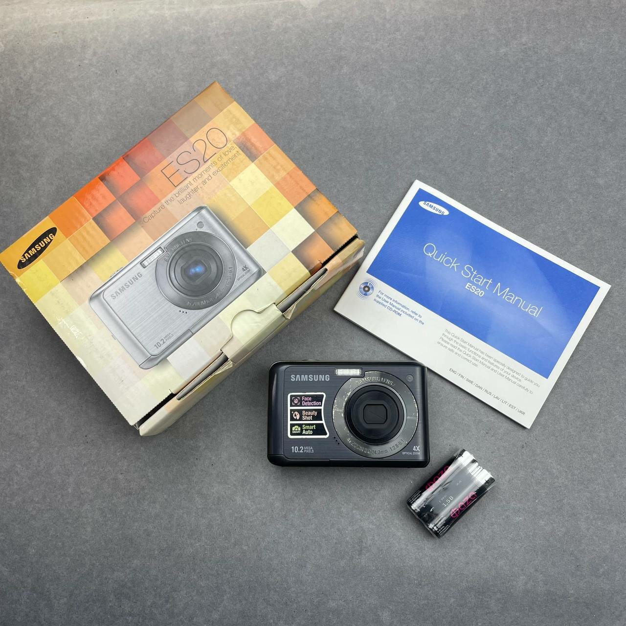 Цифровой компактный фотоаппарат Samsung ES20, с коробкой