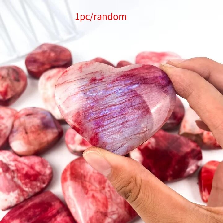 Красный лунный камень в форме сердца 100-150g