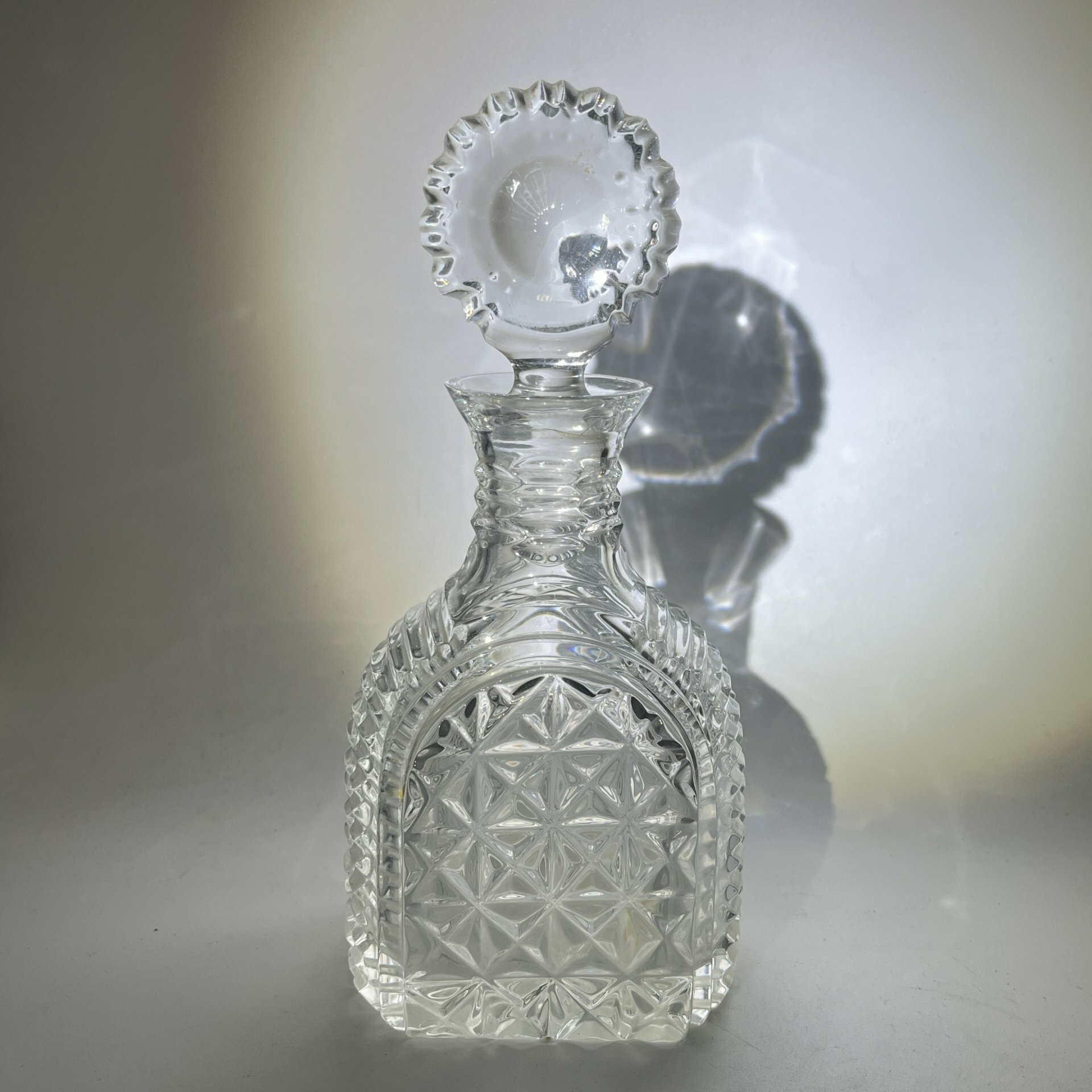 Графин небольшого размера с геометрическим декором, хрусталь, пресс, СССР