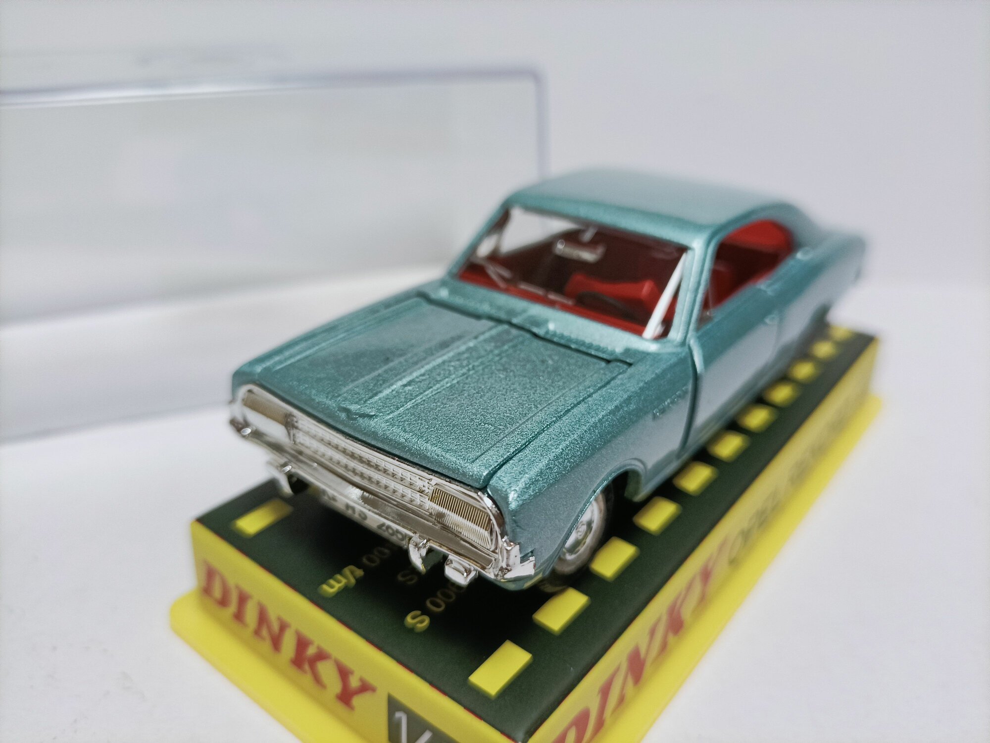 Dinky Toys 1:43 Opel Rekord Coupe 1900 Литая модель с открывающимися дверями