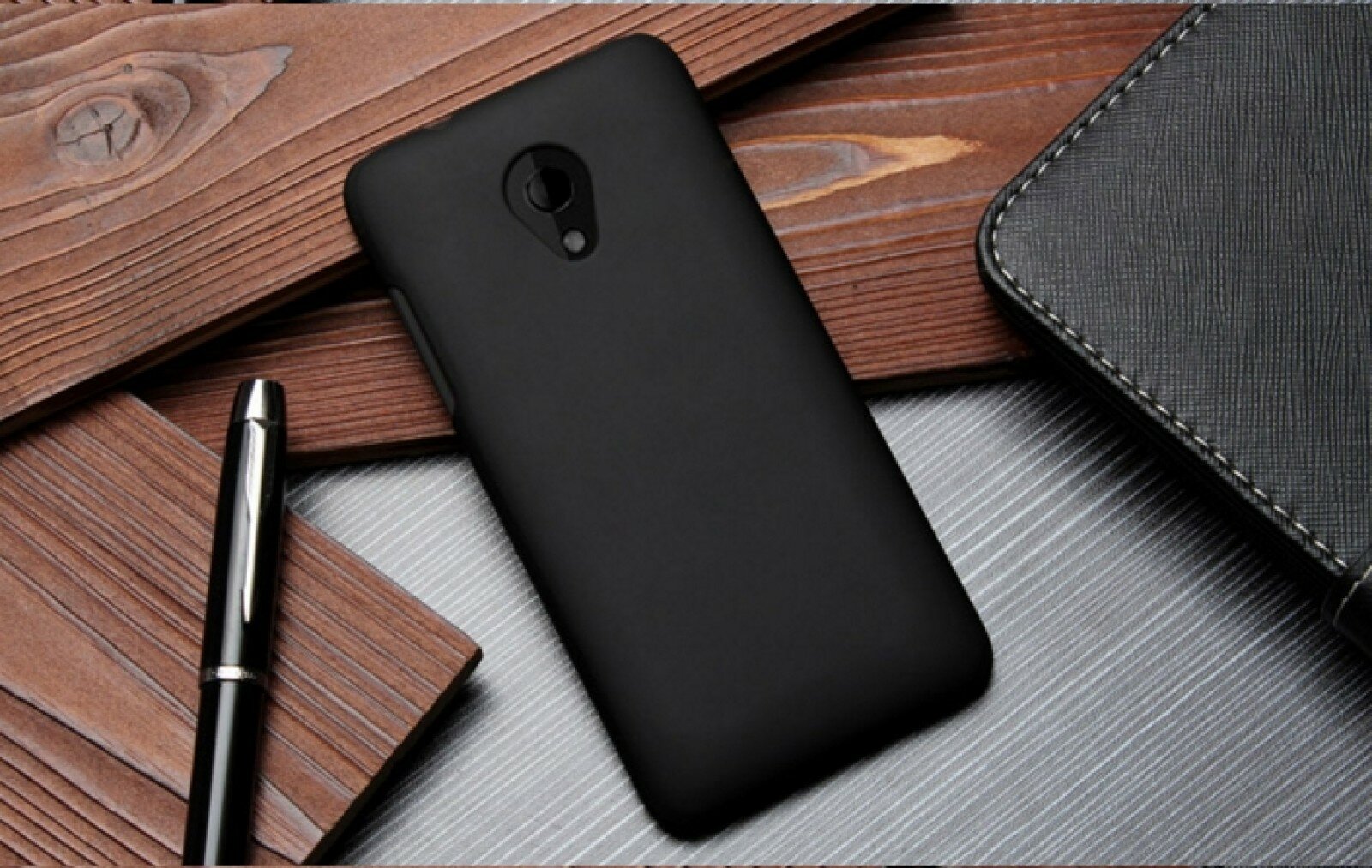 Задняя панель-крышка MyPads для HTC Desire 700 Dual Sim, черная, тонкий прочный пластик