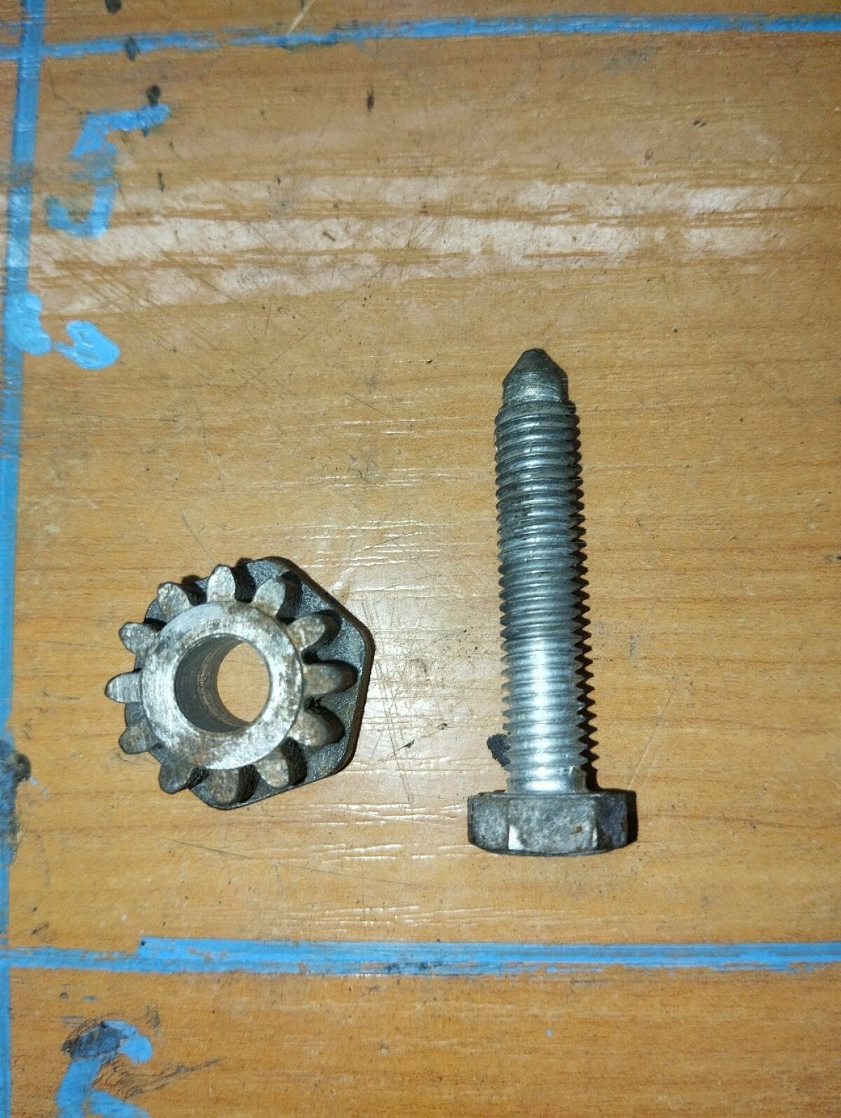 Болт генератора Фольксваген Пассат Б3 1,8 Б/У с пробегом