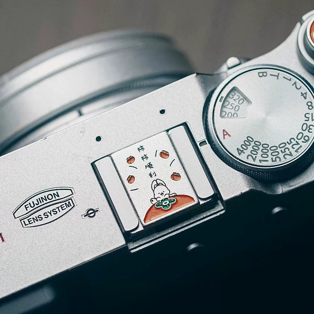 Универсальная крышка горячего штыря для камер Canon Nikon Sony Fujifilm XT5 XT4 XT30 X100VI - прочный пластик