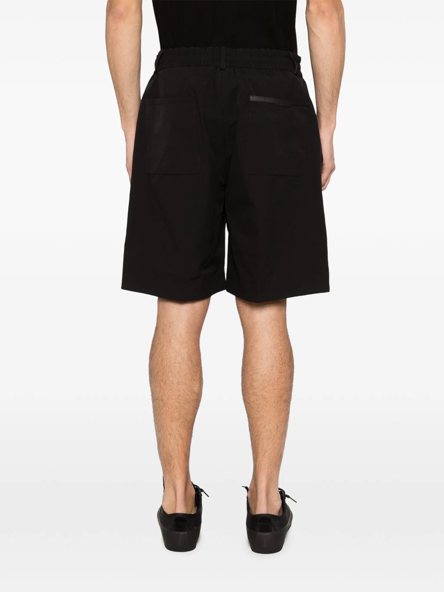 Шорты Moncler Elasticated shorts, размер 48, черный — фото 1