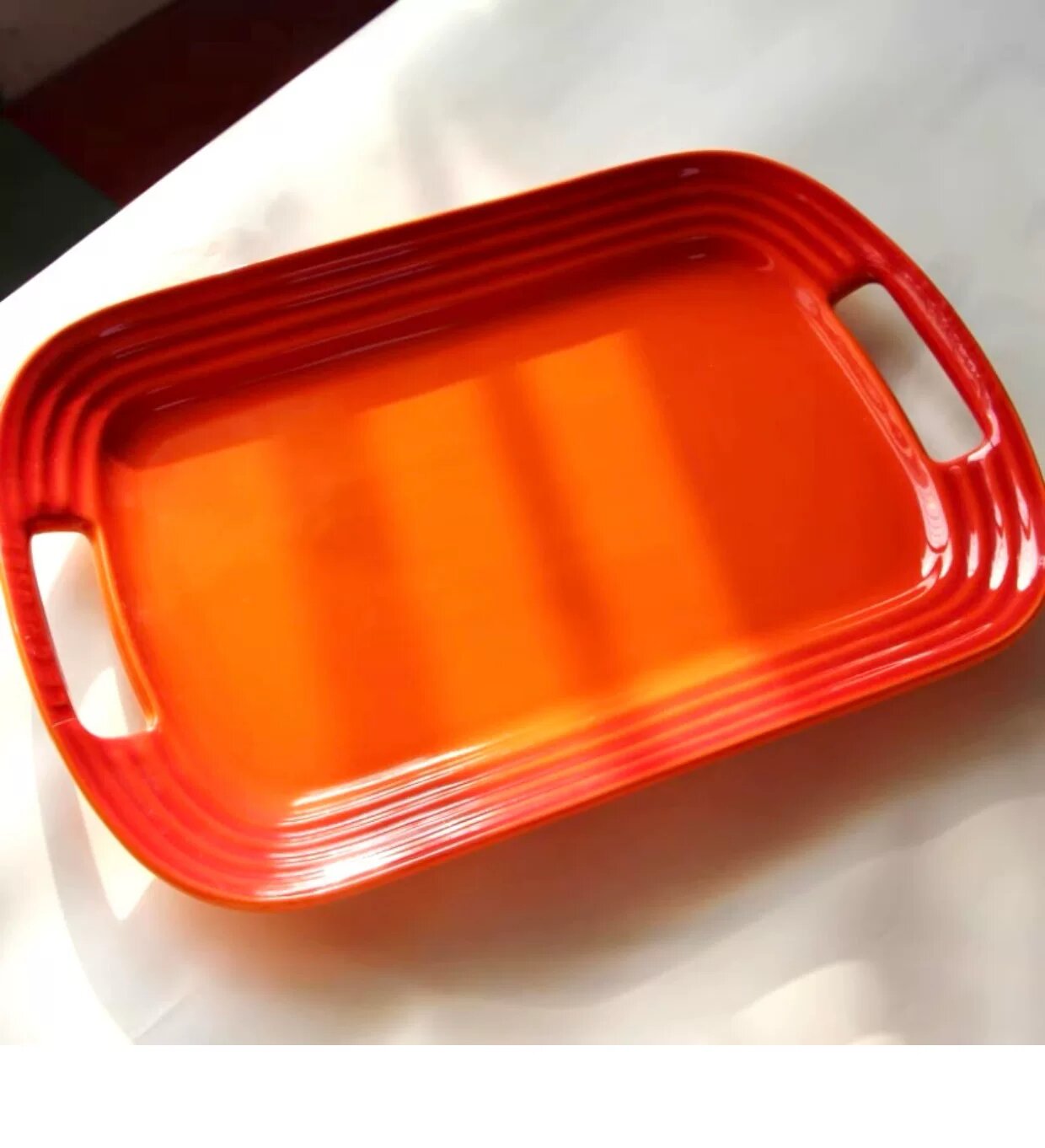 LE CREUSET Керамическая круглая подставка 31 см на оранжевом для гриля, стейков и рыбы - выдерживающая высокую
