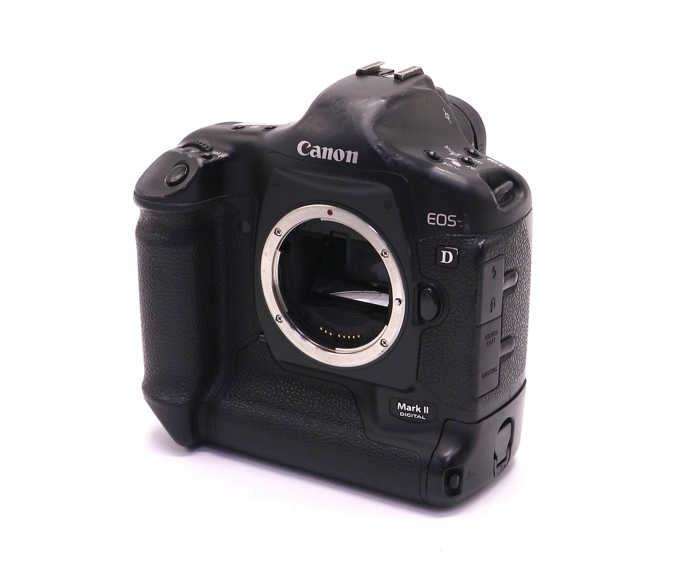 Canon EOS 1D Mark II body (пробег 160400 кадров)