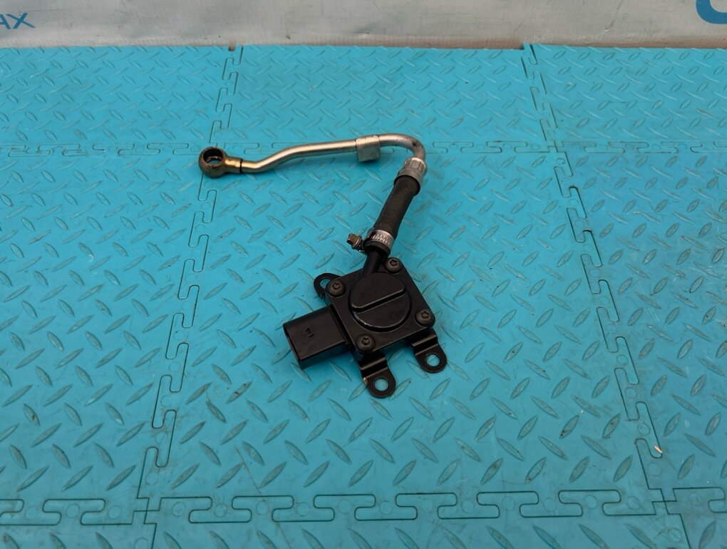 Датчик BMW 5-Series 2009 E60 N47D20C 2.0 OEM 13627808013