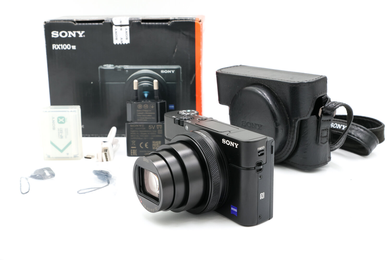 Компактный фотоаппарат Sony Cyber-Shot RX100 M7