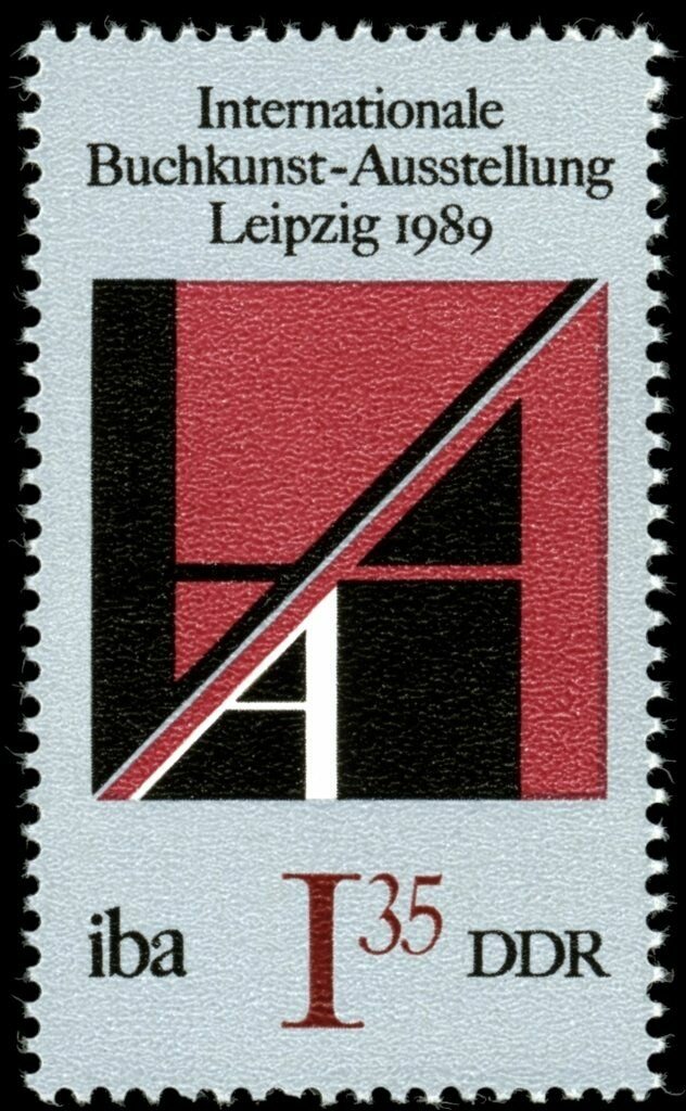 (1989-031) Марка Германия (ГДР) "Буква "А" Книжная выставка, Лейпциг III гашеная