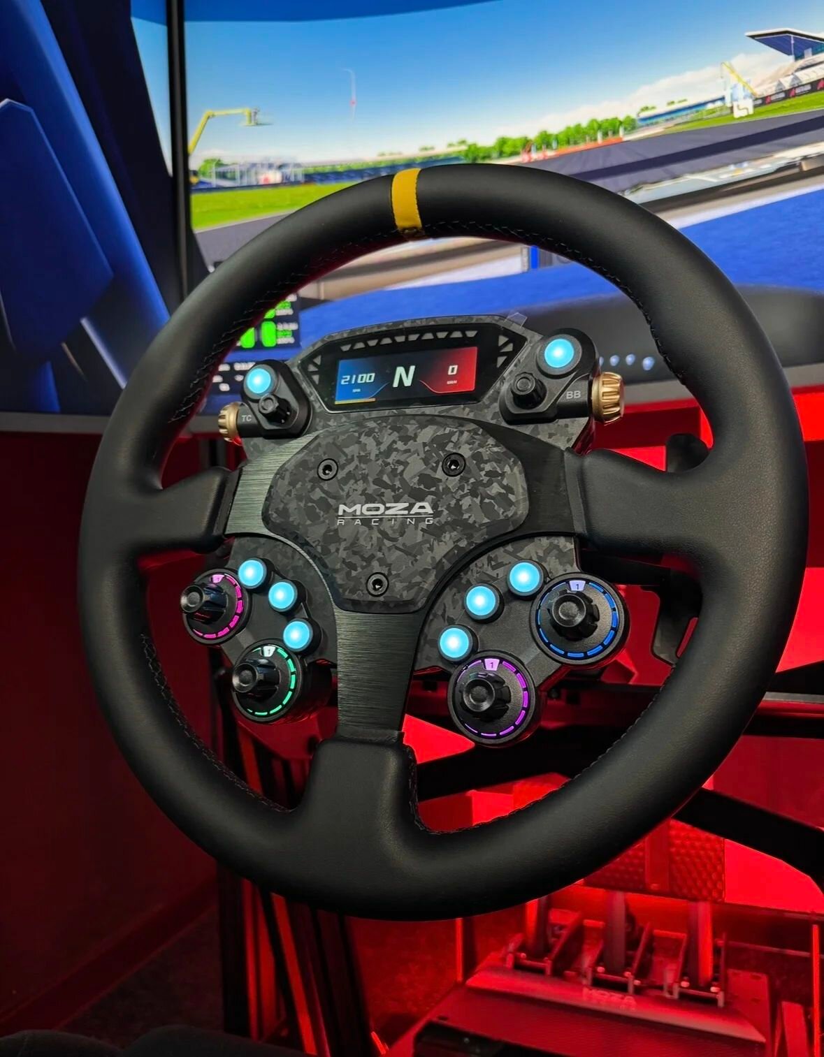 Игровой руль Moza Racing CS Pro / Руль для симрейсинга с дисплеем, телеметрия