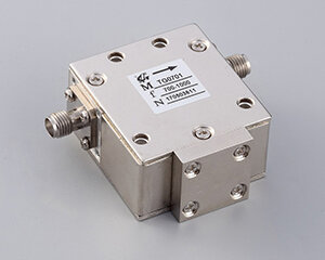 0.5 GHz to 1 GHz, 0.4 dB Insertion Loss, 23 dB Isolation, SMA/N Coaxial Series Isolator-TG0701