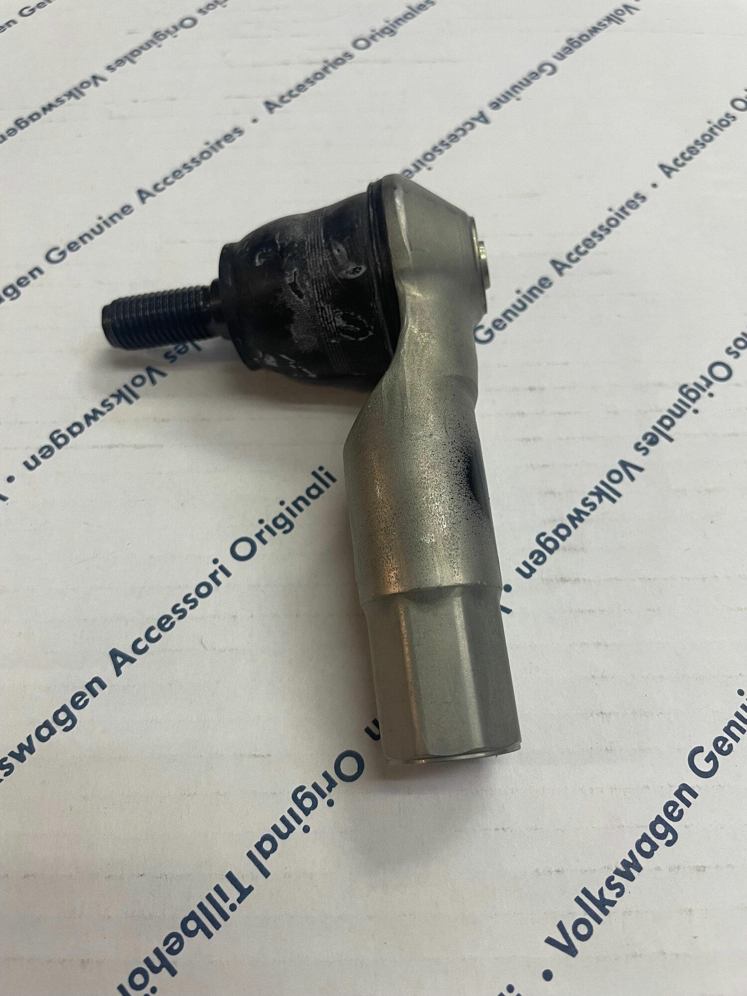1K0423812K VAG Наконечник рулевой правый для VW PASSAT B6 (2005-2010)/SKODA OCTAVIA (A7)