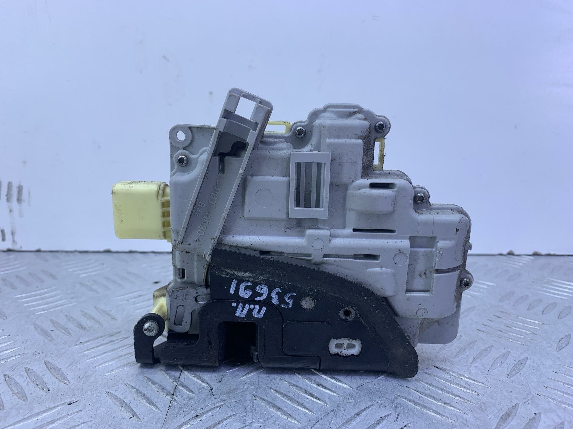 Замок двери передней правой Volkswagen Passat B6 2006 3C1837016A