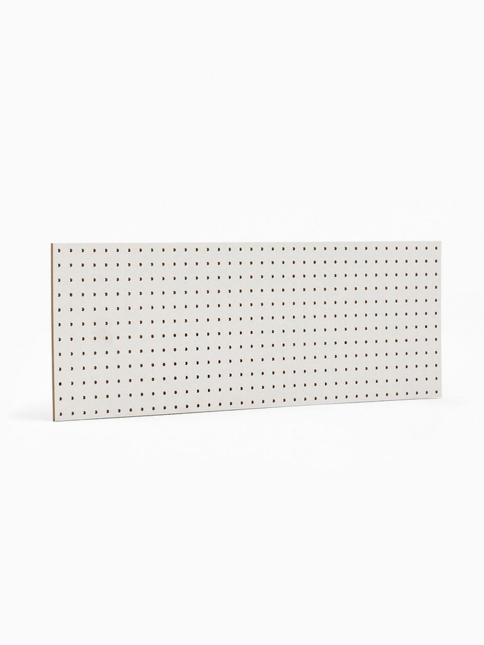 Настенная перфорированная панель ДСП односторонняя, 90×0.6×30 см, шаг 2.5 см, белая