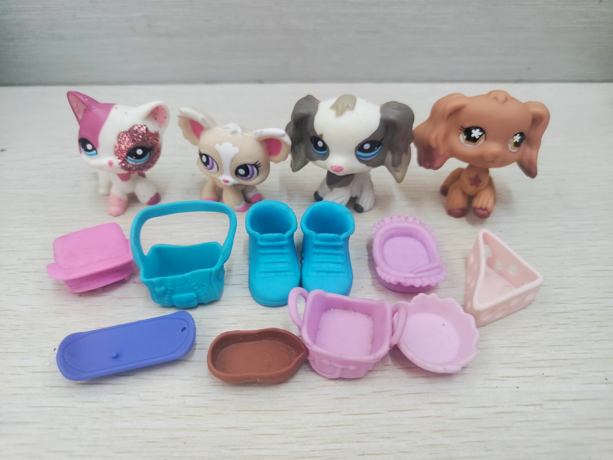 4 шт мини игрушка 5cm Pet &10 шт Accessories