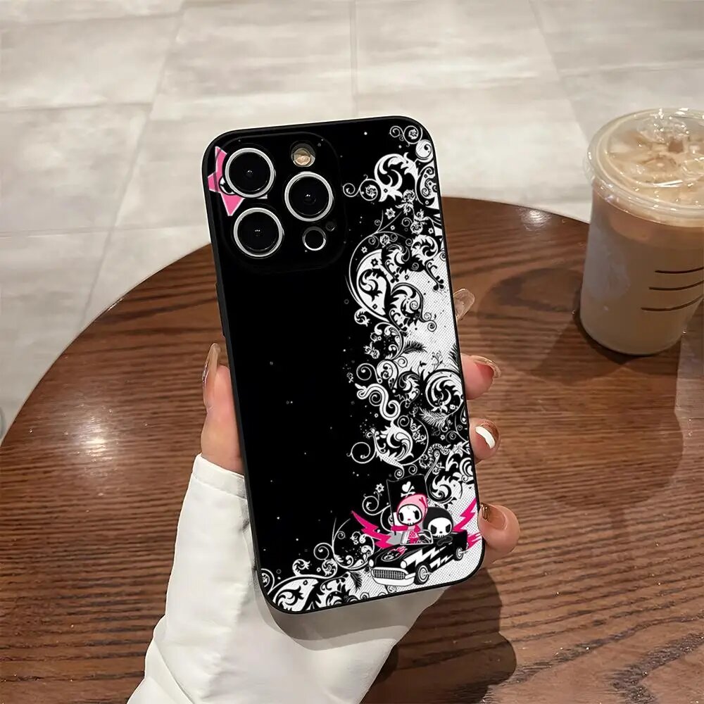 Черный чехол Tokidoki для iPhone 13